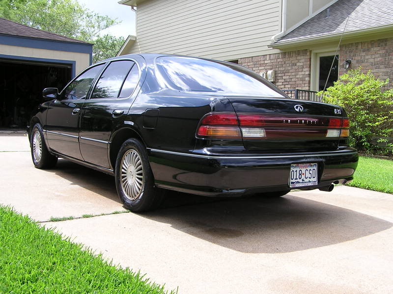 Infiniti I30 technical specifications and fuel economy